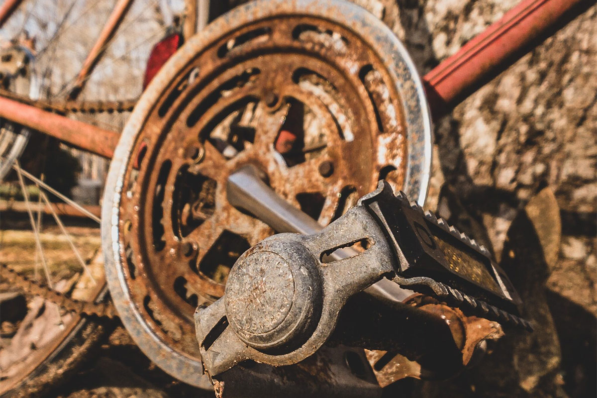 Why Do Road Bike Chains Break? Causes and Fixes - Bikinguniverse